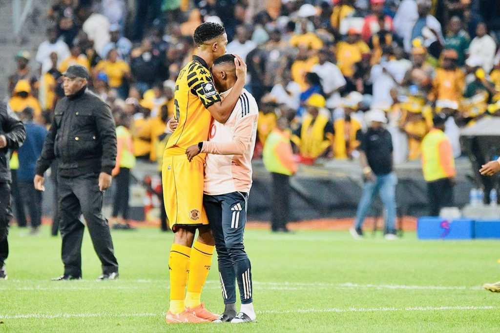 Kaizer Chiefs star apologises to Orlando Pirates forward after injury ...